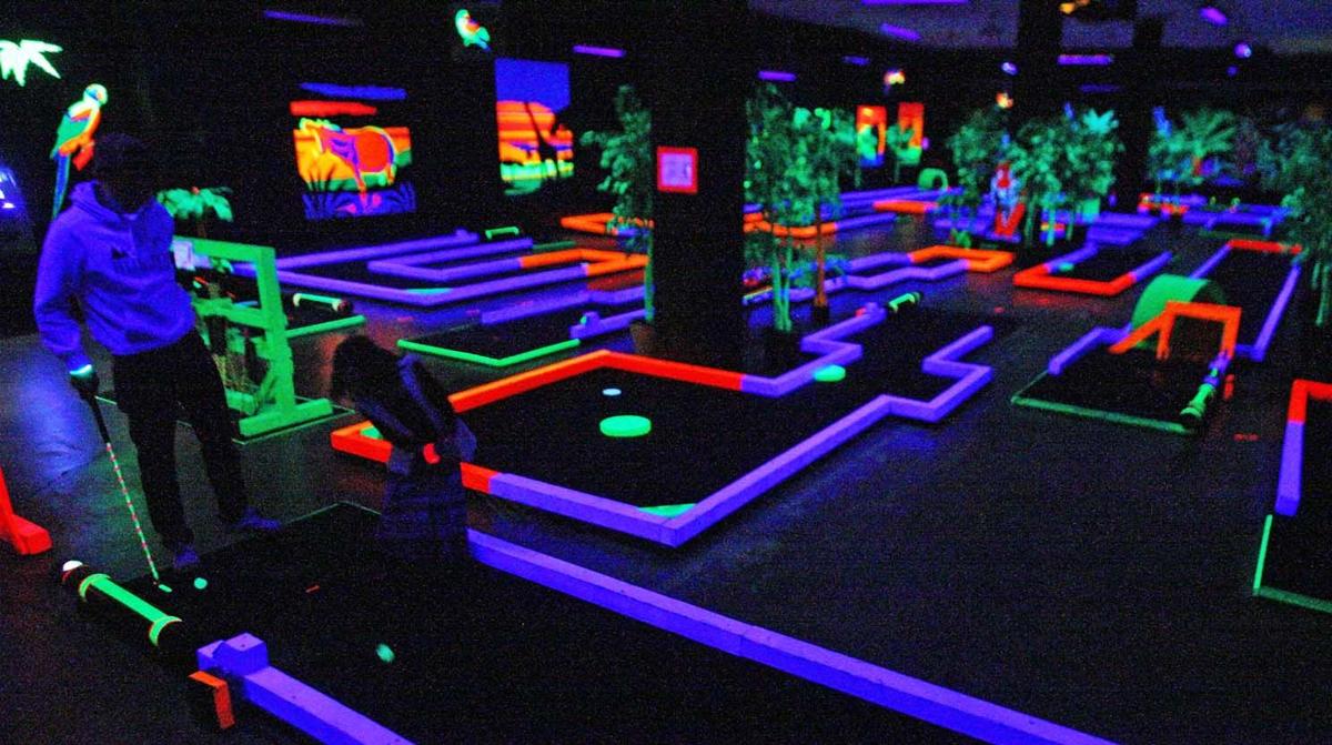 Glow Putt Alaska keeps mini-golf a family affair | Local Business ...