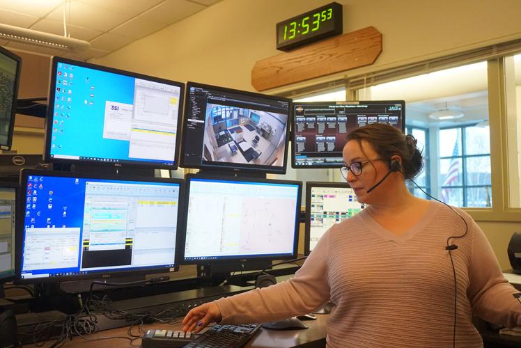 Fairbanks dispatch center proposes minor contract changes | Local News | newsminer.com