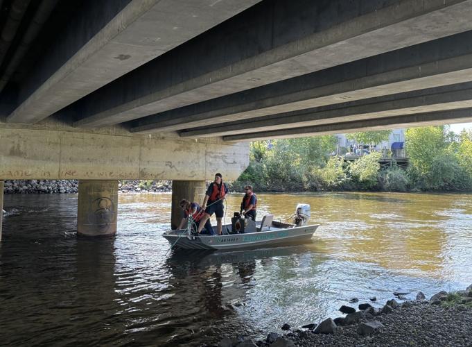 Rescue crews search for man in the Chena River | Local News | newsminer.com