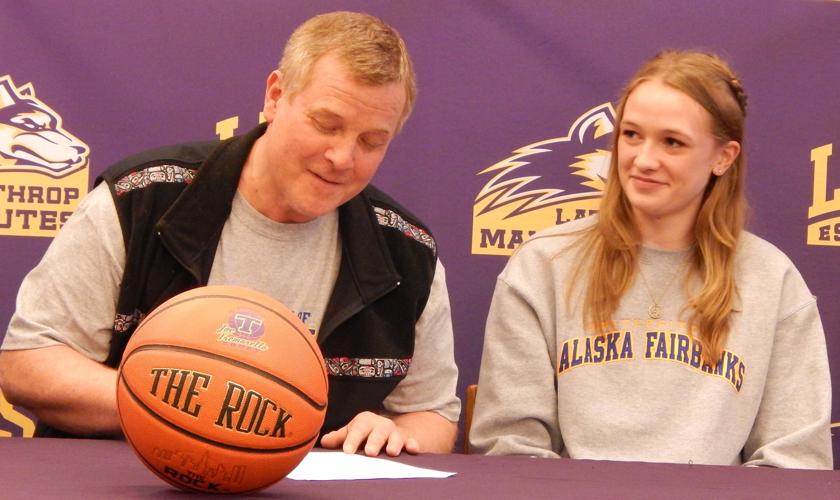 Lathrop students sign basketball NLIs | Sports | newsminer.com