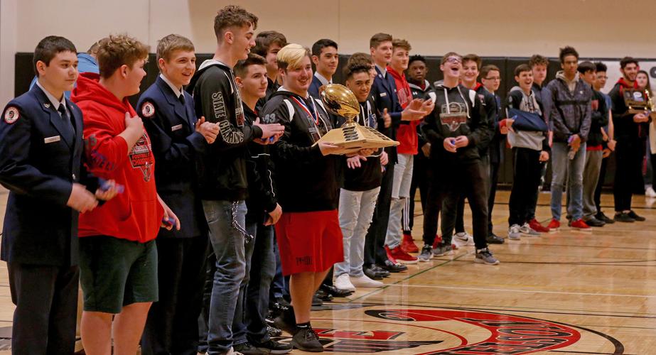 Eielson celebrates Division III state football title | High School ...