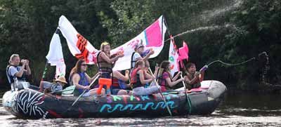 Red Green Regatta attracts the best of Fairbanks' slapdash raft work ...