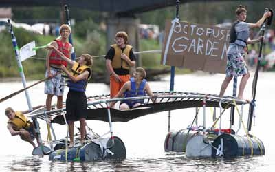 Red Green Regatta attracts the best of Fairbanks' slapdash raft work ...