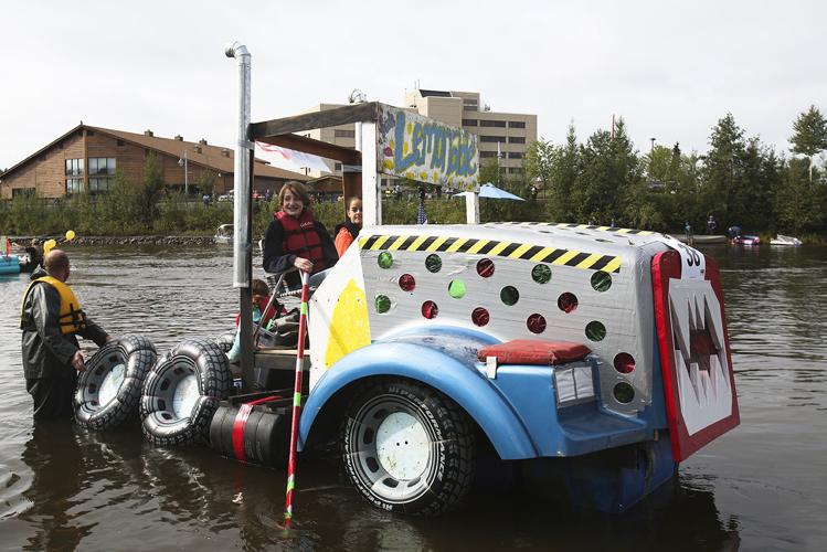 79 makeshift riverboats take on final KUAC Red Green Regatta | Local ...