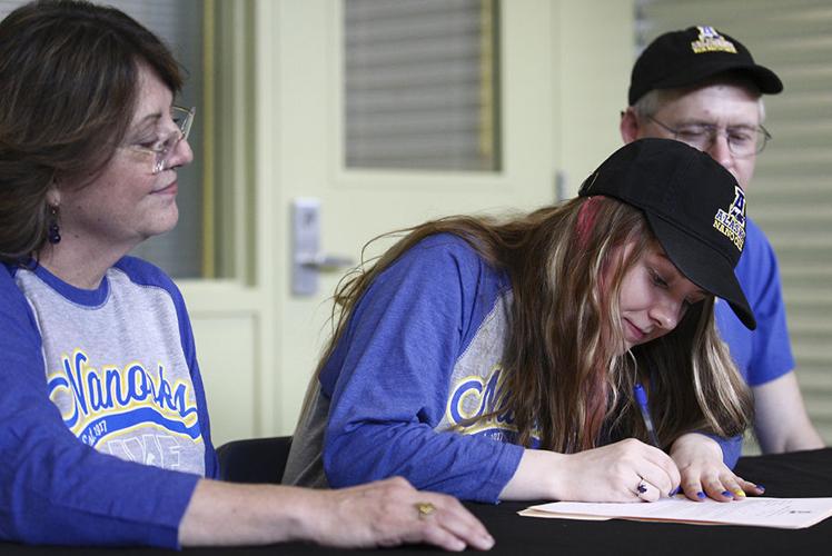 Hutchison's Amy Gentry signs with UAF rifle | High School | newsminer.com