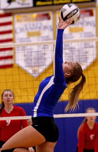 Monroe Catholic volleyball powers past Eielson | Sports | newsminer.com