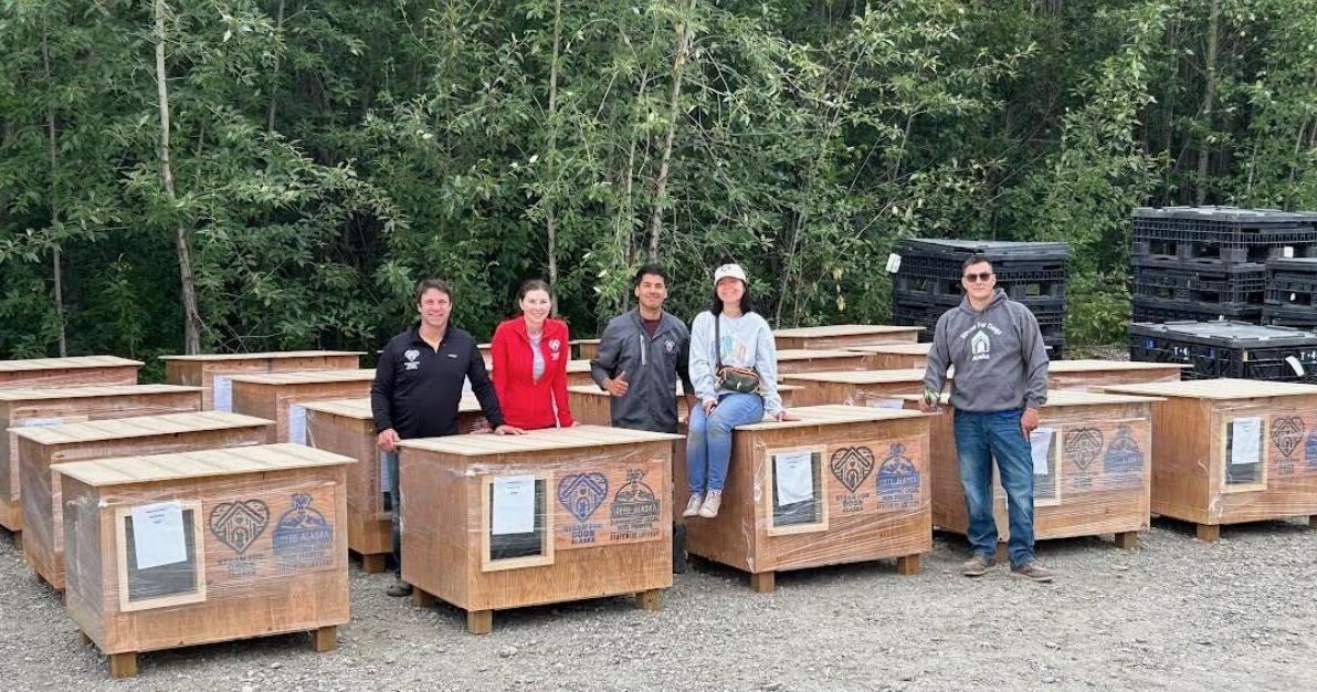 Straw For Dogs provides shelter for pet dogs | Kris Capps | newsminer.com