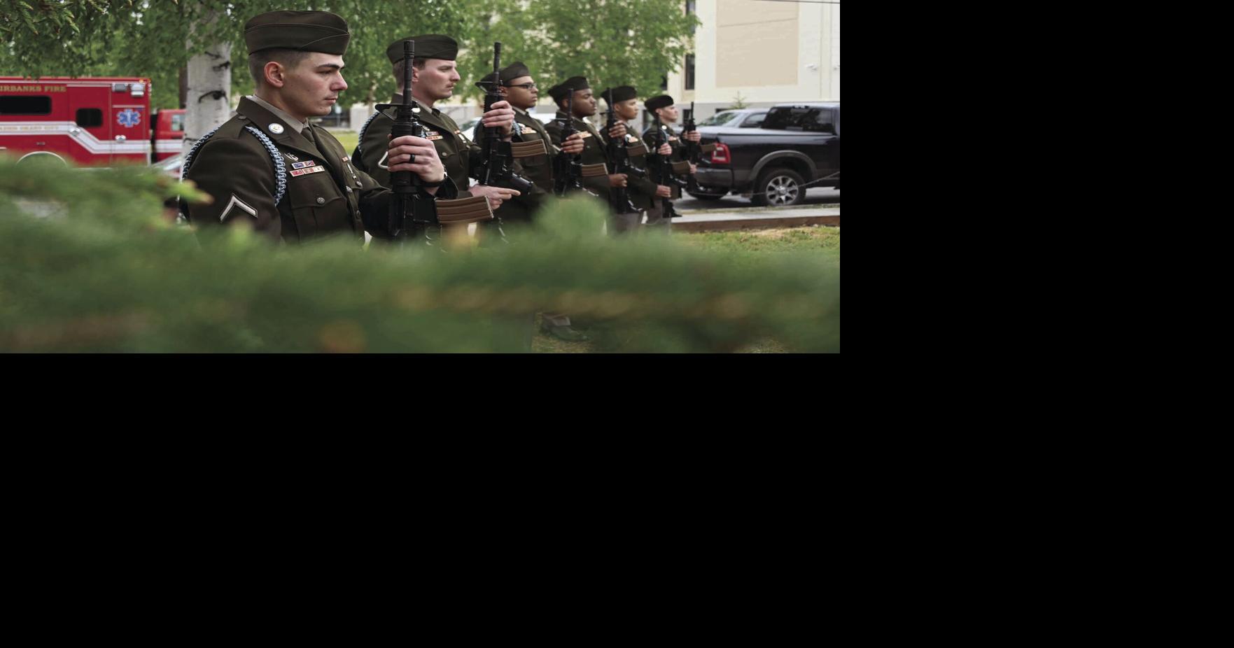 Army retention is on track, even as recruiting struggles | Military ...