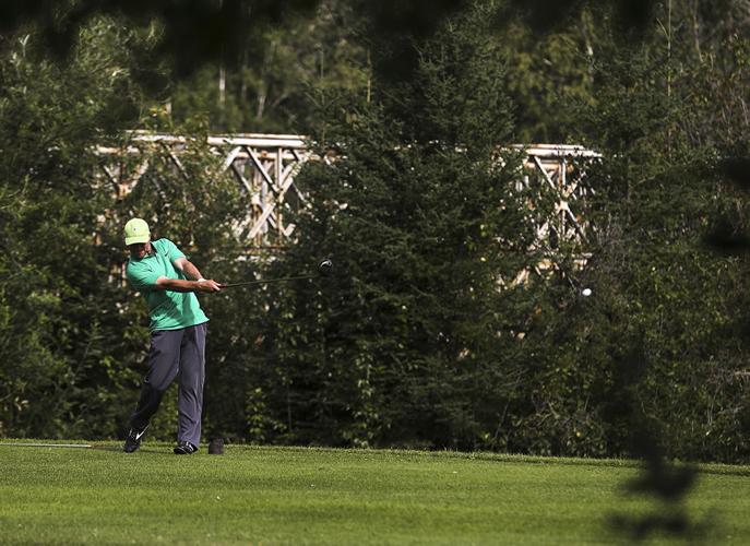 Adam Baxter takes second-round lead in State Amateur Championship ...