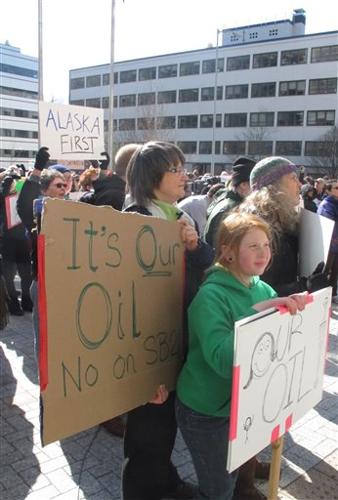 Opponents of Alaska oil tax overhaul rally | Alaska News | newsminer.com