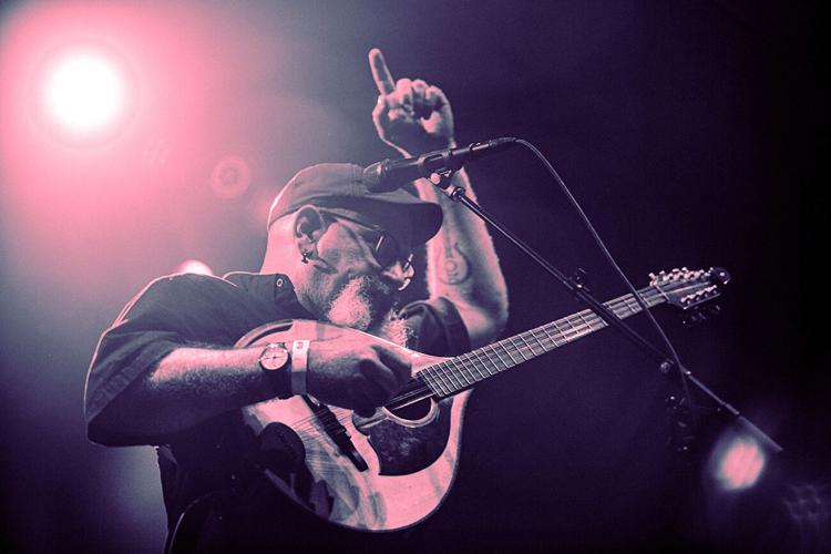 Sea shanty star Seán Dagher brings maritime magic to Fairbanks ...