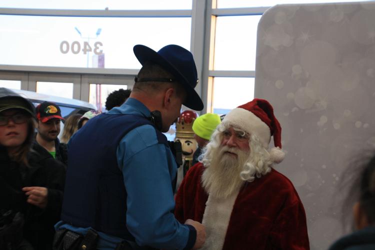 Santa lands at Gene’s Chrysler for Coffee with a Cop | Local News ...