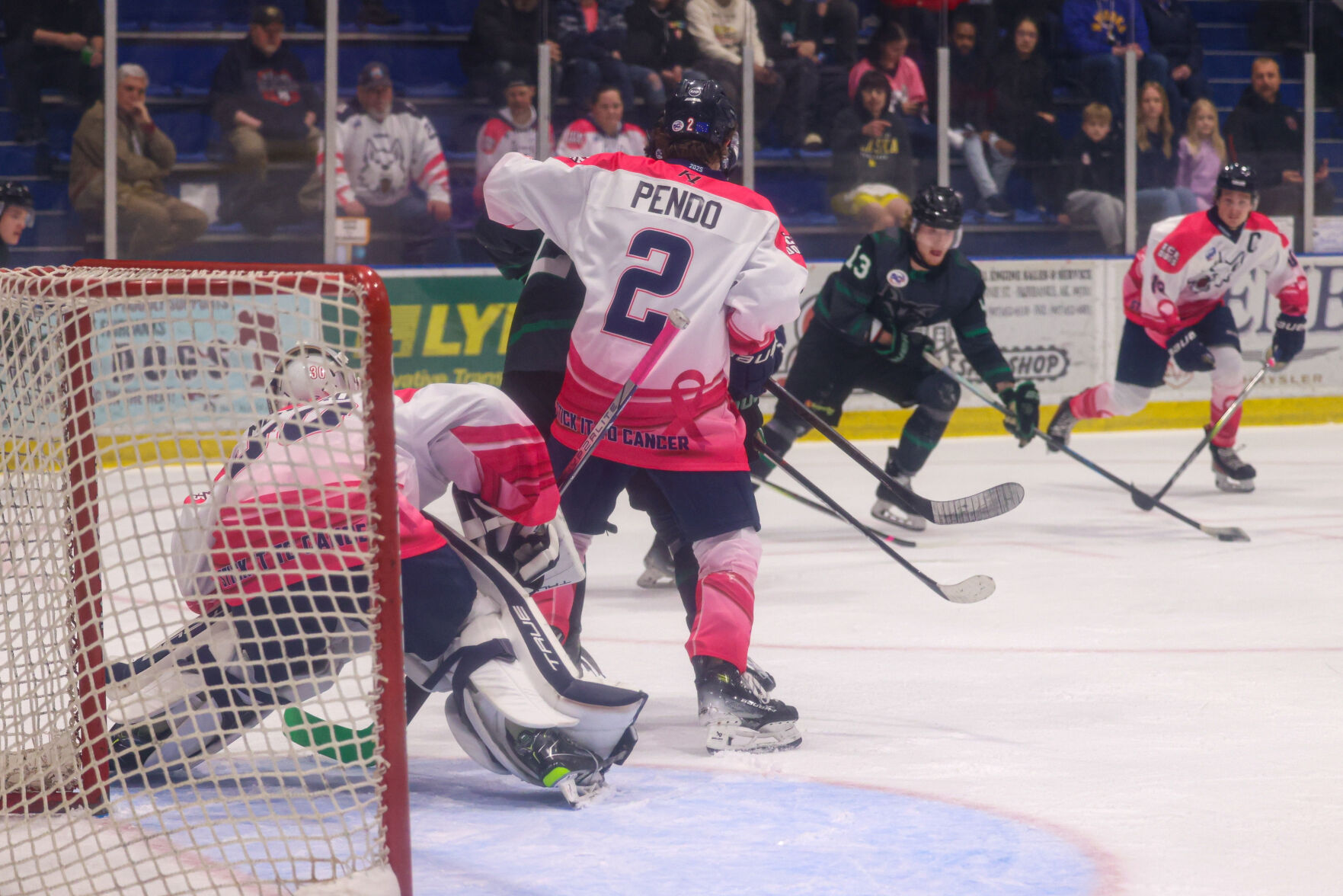 Ice Dogs battle Minnesota for second place in the Midwest division | Ice Dogs | newsminer.com