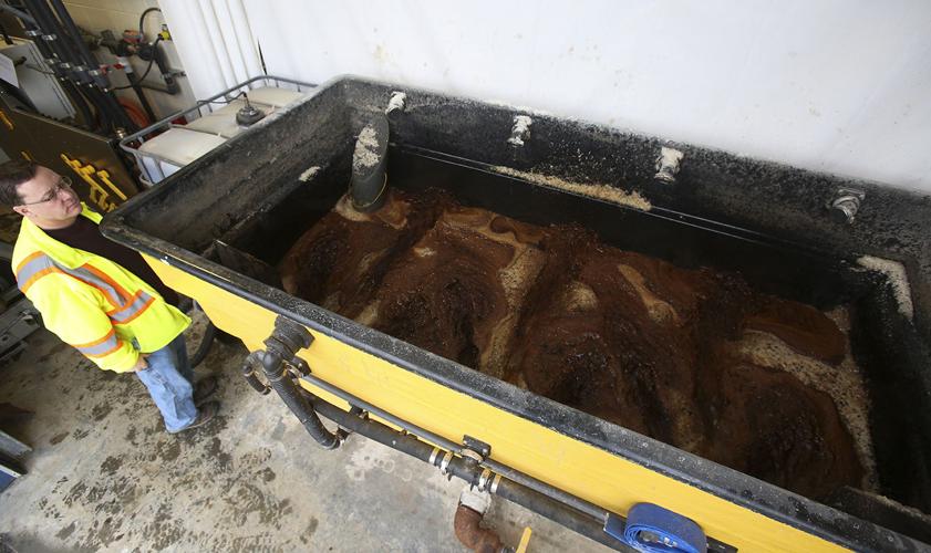 Fairbanks DOT increasing use of brine for slick roads | Local News ...