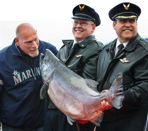 Ceremonial first fish of Copper River salmon season arrives | Alaska ...