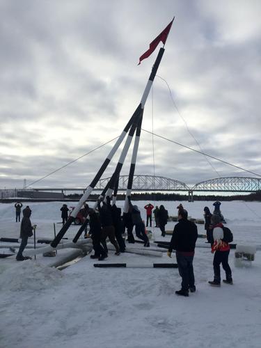 Ice classic: The tripod goes up in Nenana, marking a spring ritual ...