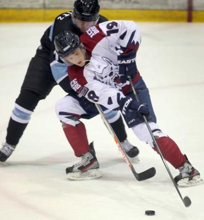 Ice Dogs downed by 2 goals | Ice Dogs | newsminer.com
