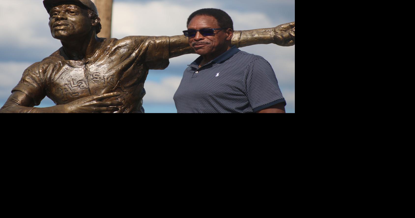 Dave Winfield’s ‘Midnight Sun Moonshot’ statue finds its permanent home ...