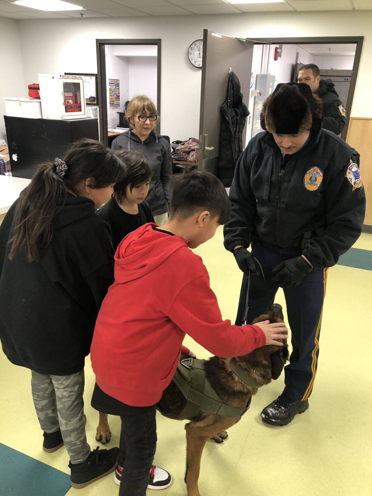 Troopers fly to Allakaket for community outreach with K9 Kenny and food ...