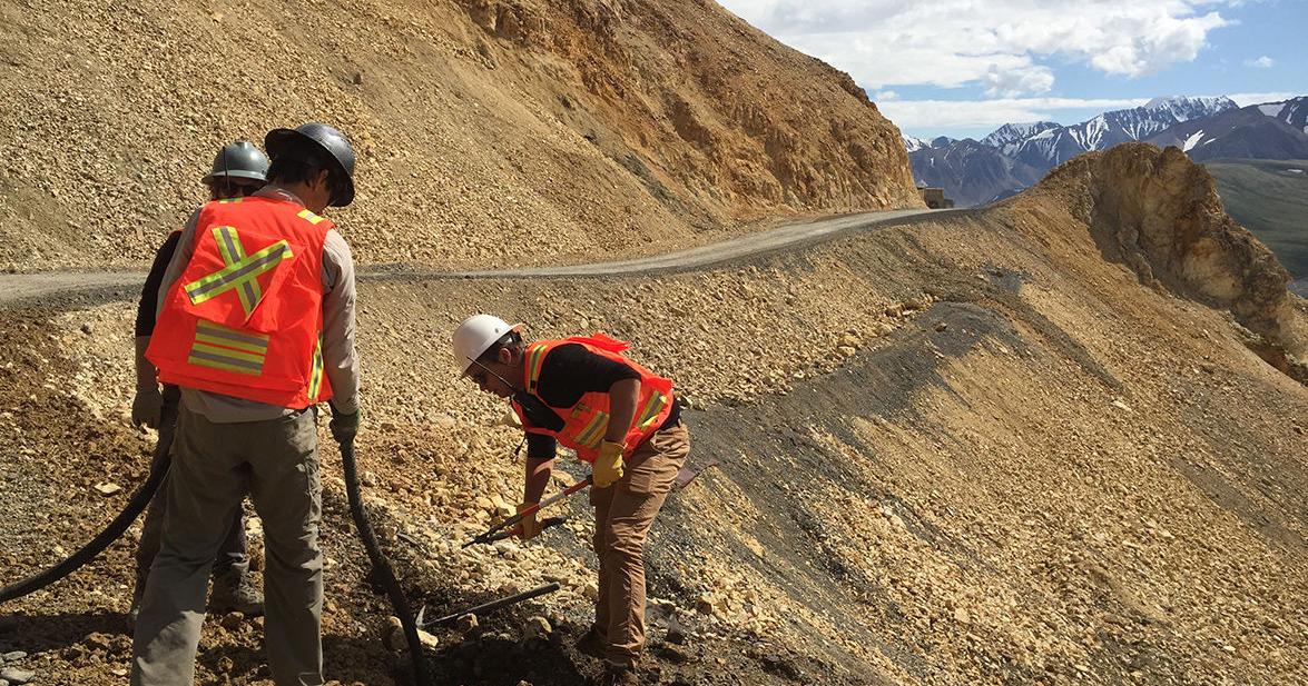 Pretty Rocks landslide closes Denali Park Road at Mile 42 | Alaska News ...