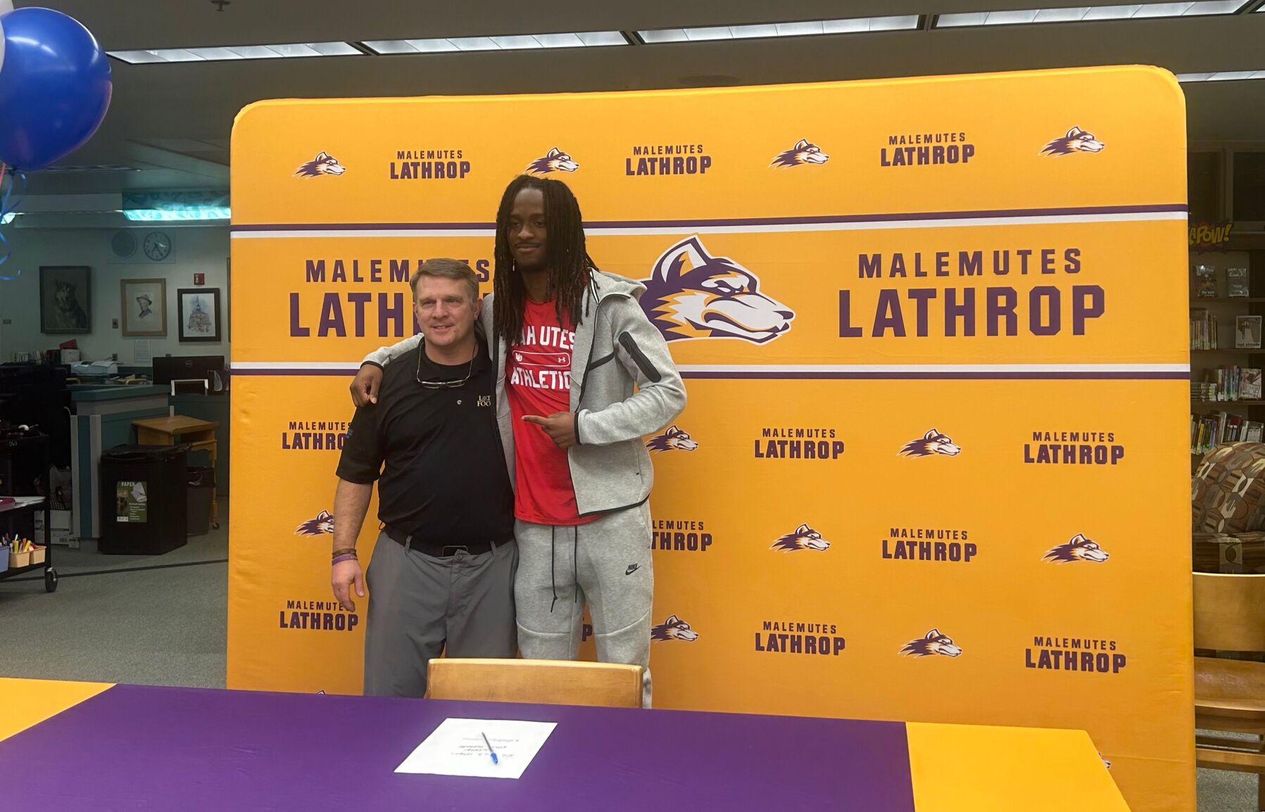 Former Lathrop football player Earl Parker signs with Utah | High ...