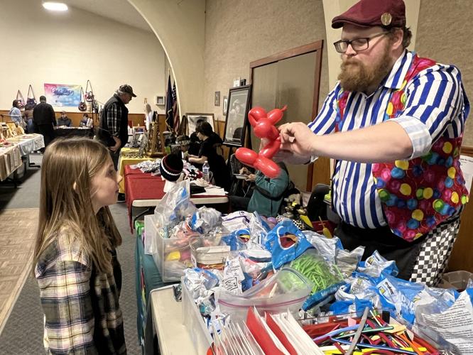 Pop goes the artistry: Balloon master takes on Guinness with 12-foot ...