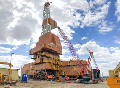 Module of massive Doyon drill rig slips off road on way to North Slope ...