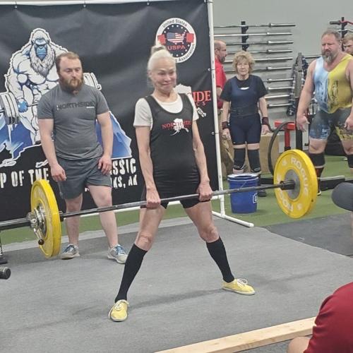 Fairbanks senior Peggy Bennett wins stateside powerlifting competition ...