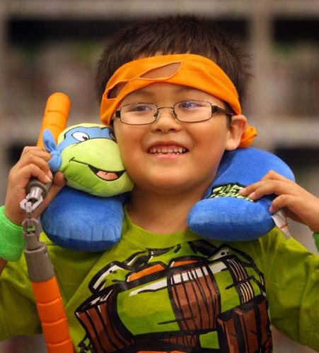 A wish come true: 5-year-old gets turtle power | Local News | newsminer.com