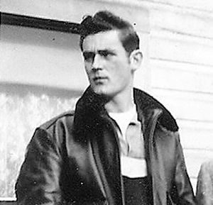 Fairbanks snowmachine and riverboat pioneer Bob Compeau Jr. dies at 82 ...