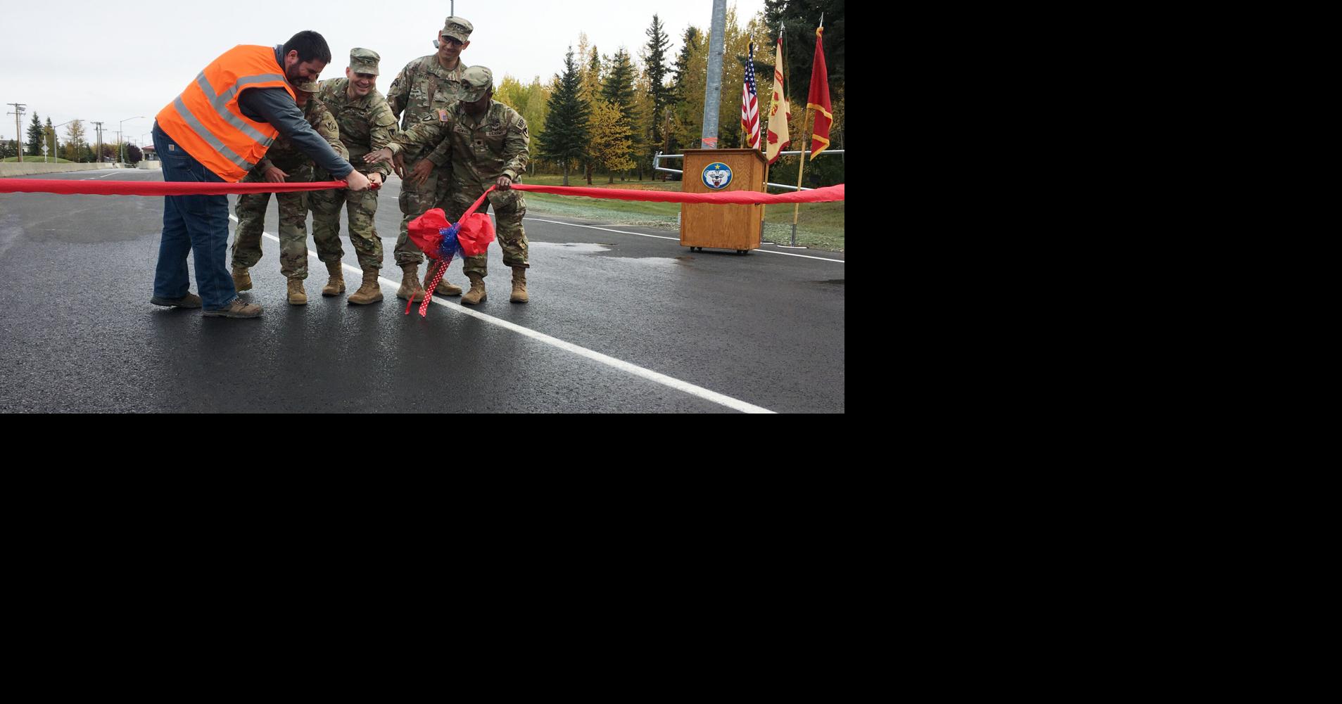 Fort Wainwright main gate reopens | Local News | newsminer.com