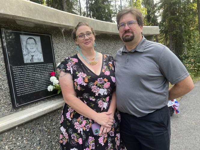Community honors fallen heroes | Kris Capps | newsminer.com