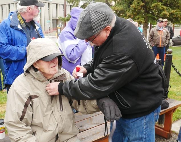 VFW remembers veterans on annual Poppy Day | Local News | newsminer.com
