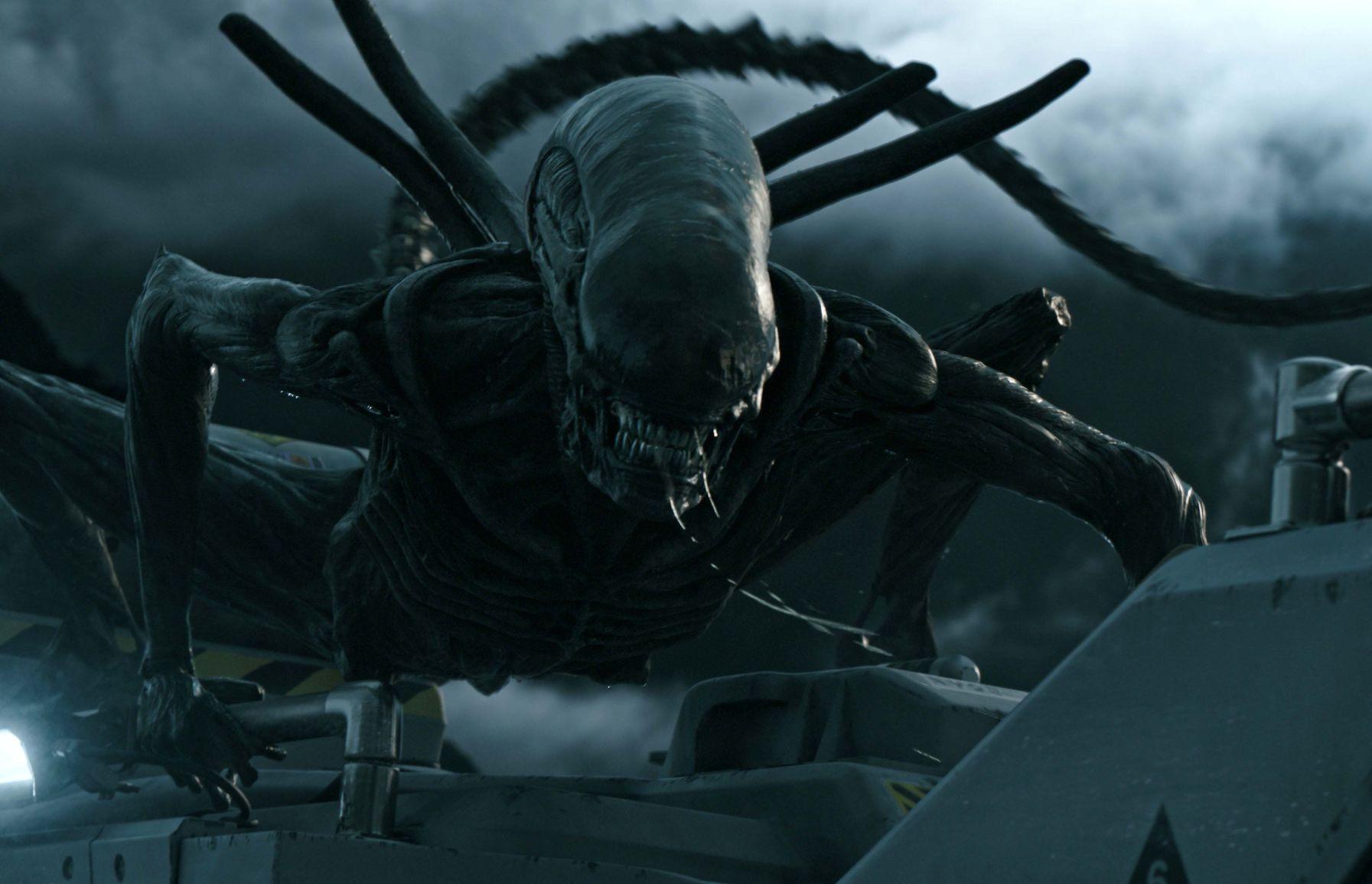 Review: In 'Alien: Covenant,' a return to gut-busting horror | Latitude ...