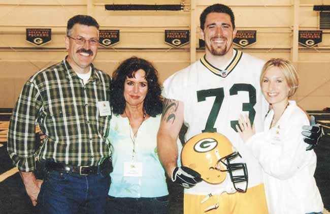 North Pole rooting for hometown son and Green Bay Packer Daryn Colledge ...