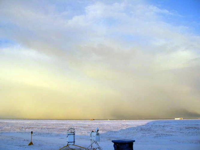Researcher helps examine puzzling Arctic Ocean ice fog | Alaska News ...
