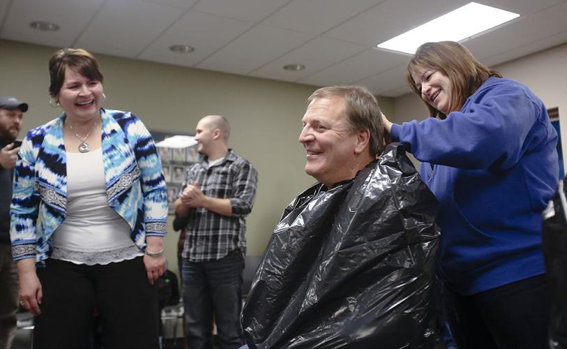Union members show support for co-worker who has brain tumor | Local ...