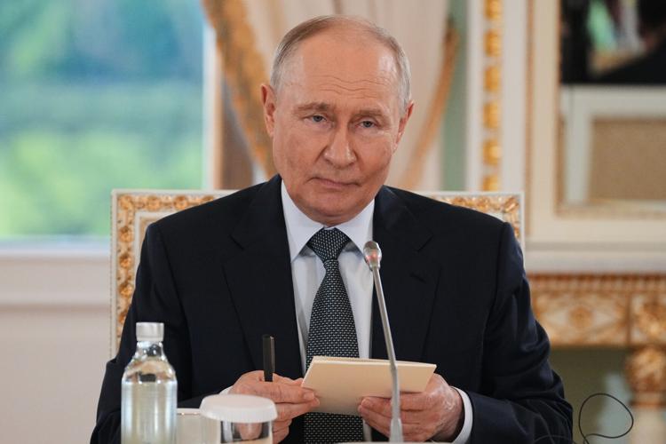 A man who set fire to homes linked to Starmer is in jail. His Russian ...