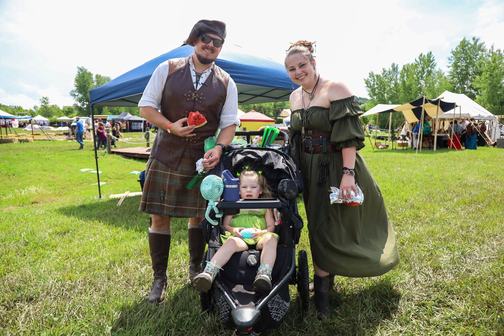 Mud underfoot, magic in the air at Bluffwoods Renaissance Festival ...