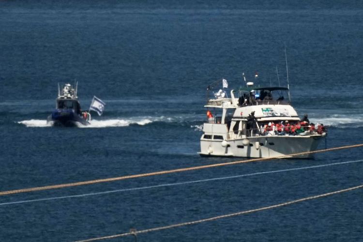 Israeli troops intercept a flotilla off Cyprus as it tries to breach ...