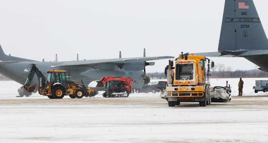 Rosecrans Memorial Airport in 'snow mode' as extreme weather persists ...