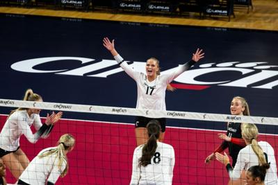 Cincinnati volleyball vs. Arizona takeaways | Sports | newsrecord.org