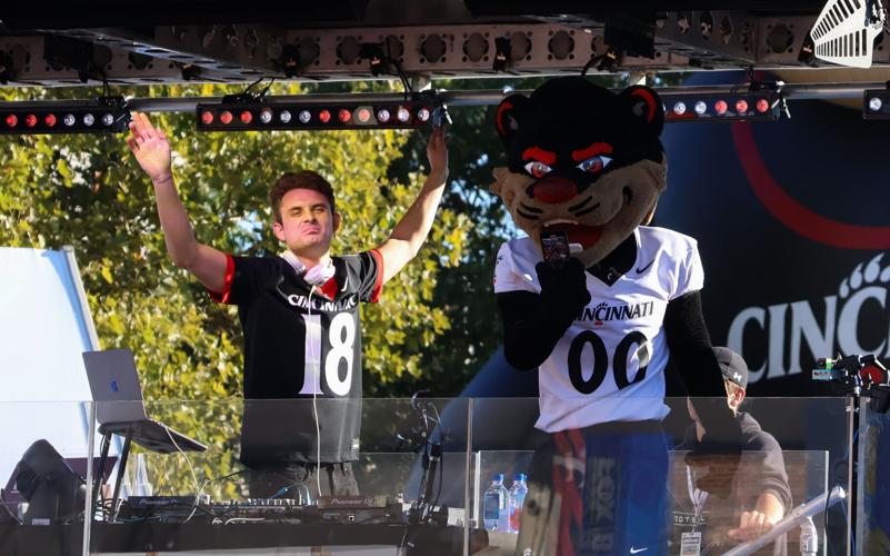 PHOTOS | Fox Big Noon Kickoff comes to Bearcat Commons | Gallery ...