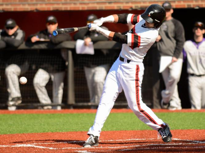 Baseball sweeps Niagara in three-game series | Gallery | newsrecord.org