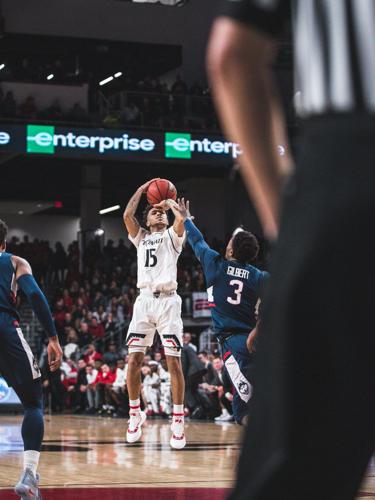 Broome comes up clutch in win over UConn | Basketball | newsrecord.org