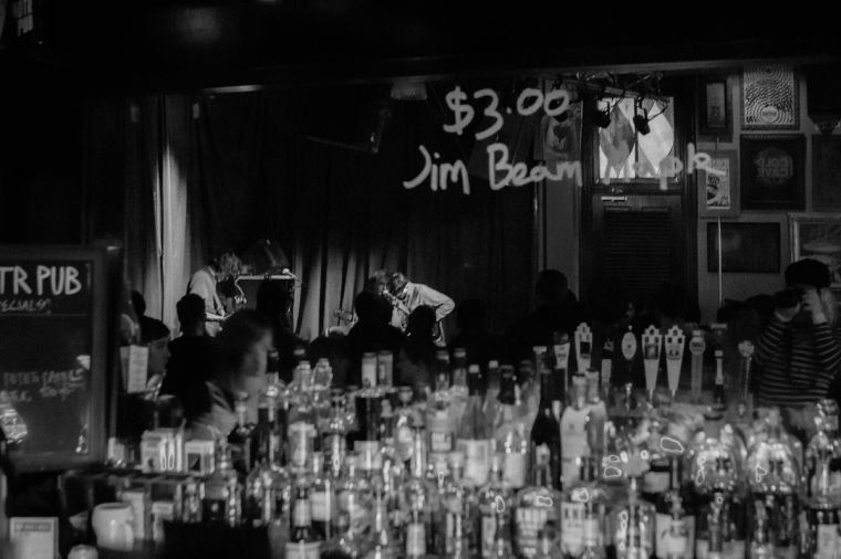 MOTR Pub hosts three performances | Gallery | newsrecord.org