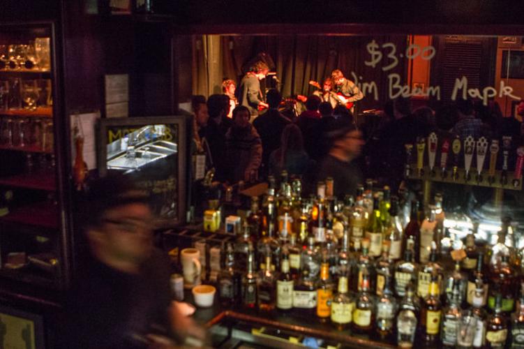 MOTR Pub hosts three performances | Gallery | newsrecord.org