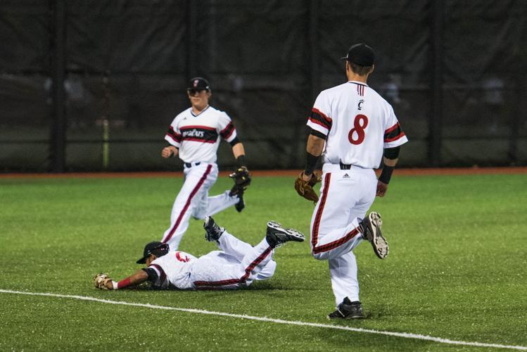 Baseball drops double-header to No. 25 Houston | Baseball | newsrecord.org