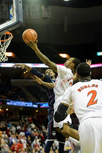 Bearcats bounced from AAC Tournament, as Kilpatrick's last-second shot ...