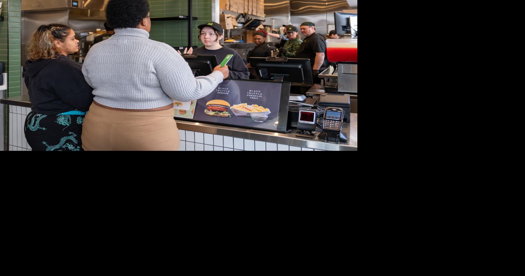 PHOTOS | Shake Shack has its grand opening | Gallery | newsrecord.org